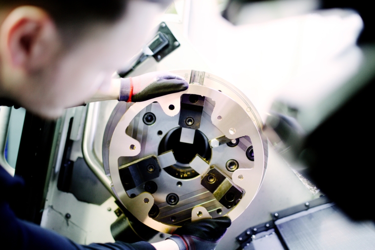 Hartmann & König, die Experten für Stromzuführungen